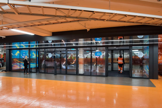 Automatic door systems in the Mall of Scandinavia | GEZE