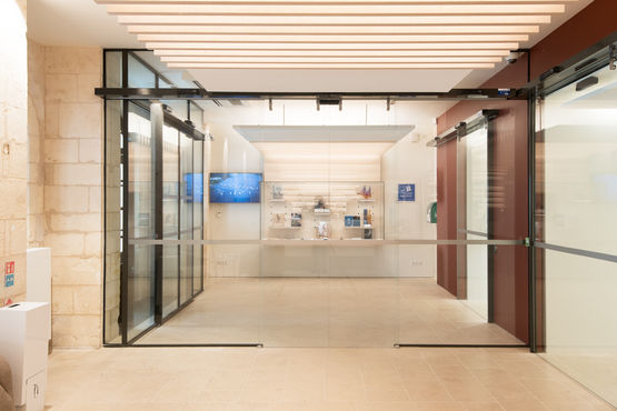 Modern door technology in listed building | GEZE