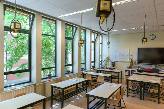 Automated windows for ventilation in school buildings | GEZE