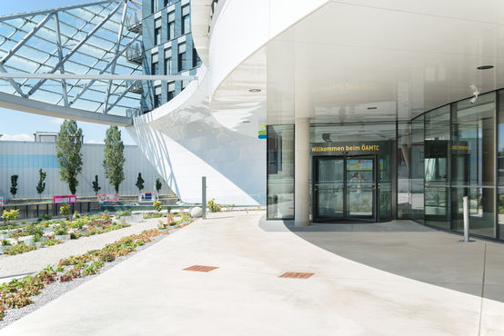 Public buildings – GEZE solutions and consultancy | GEZE