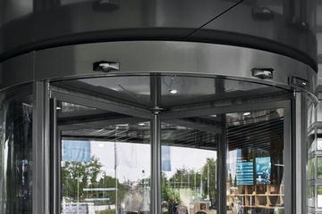 Automatic revolving doors | GEZE