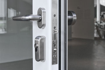 Self-locking panic locks | GEZE